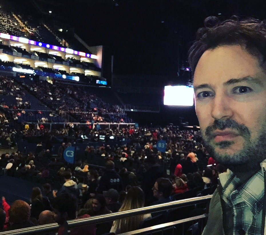 Navigating the World of Short Stories - Alexander Raphael